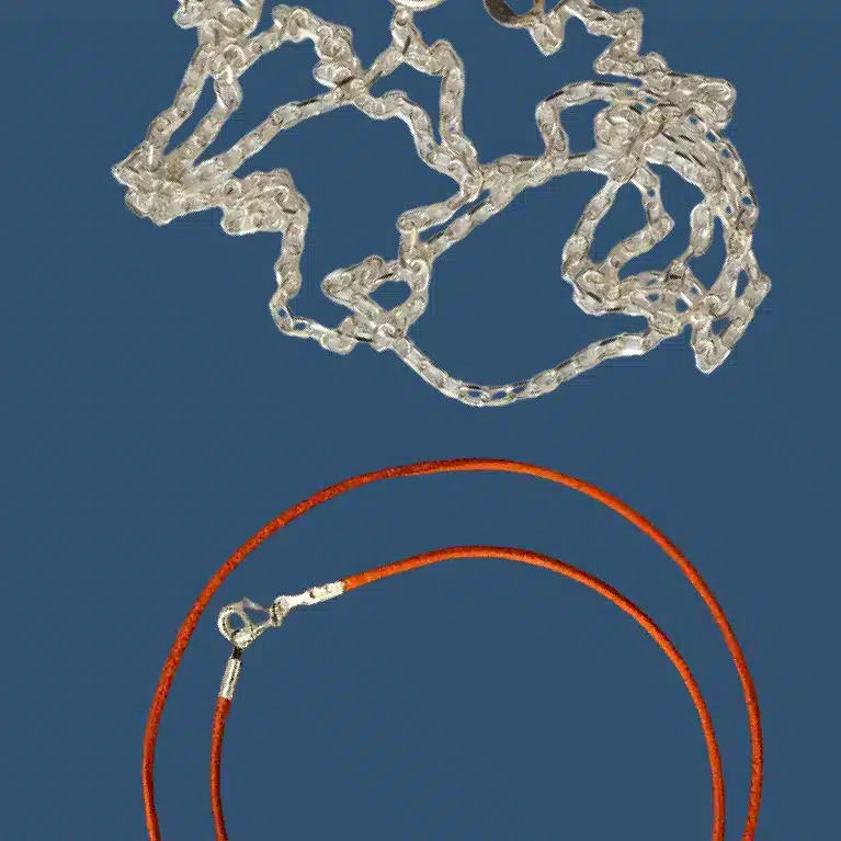 Cordons et chaines de qualité supérieur | Hélène et Constantin